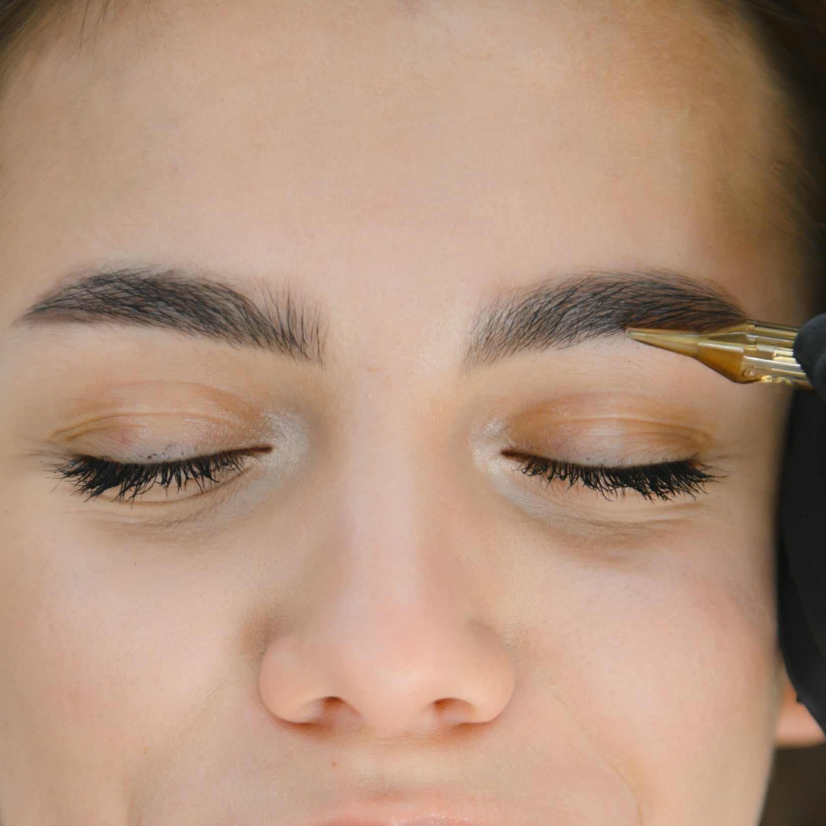 5 najczęstszych błędów w pielęgnacji brwi zimą – lista aktualna na 2025 ...